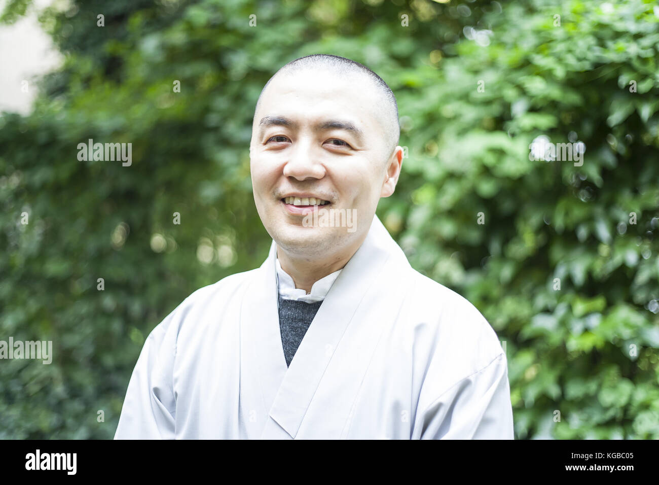 Sunim hi-res stock photography and images - Alamy