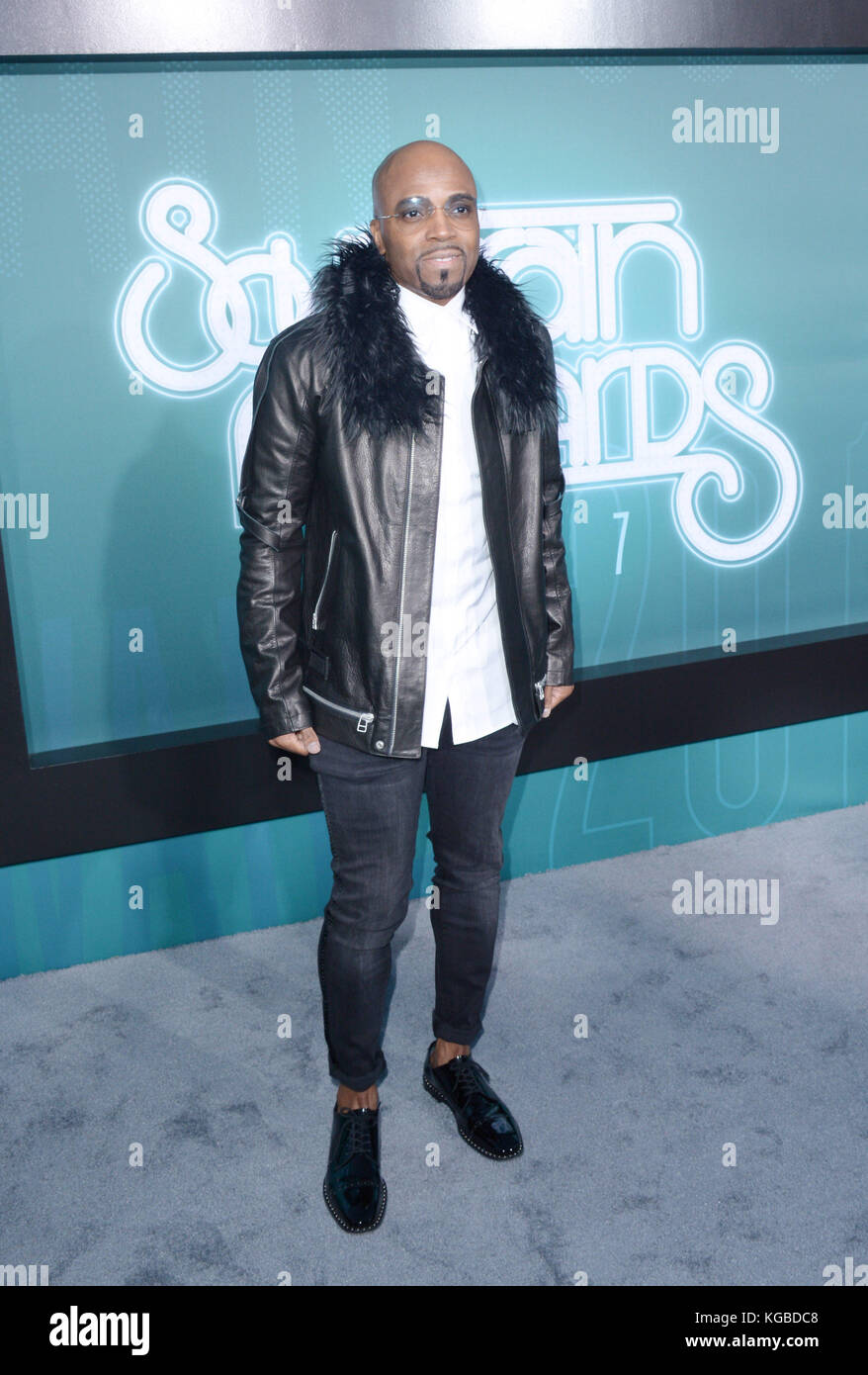 Las Vegas, Nevada, USA. 6th Nov, 2017. Music producer Teddy Riley walks ...