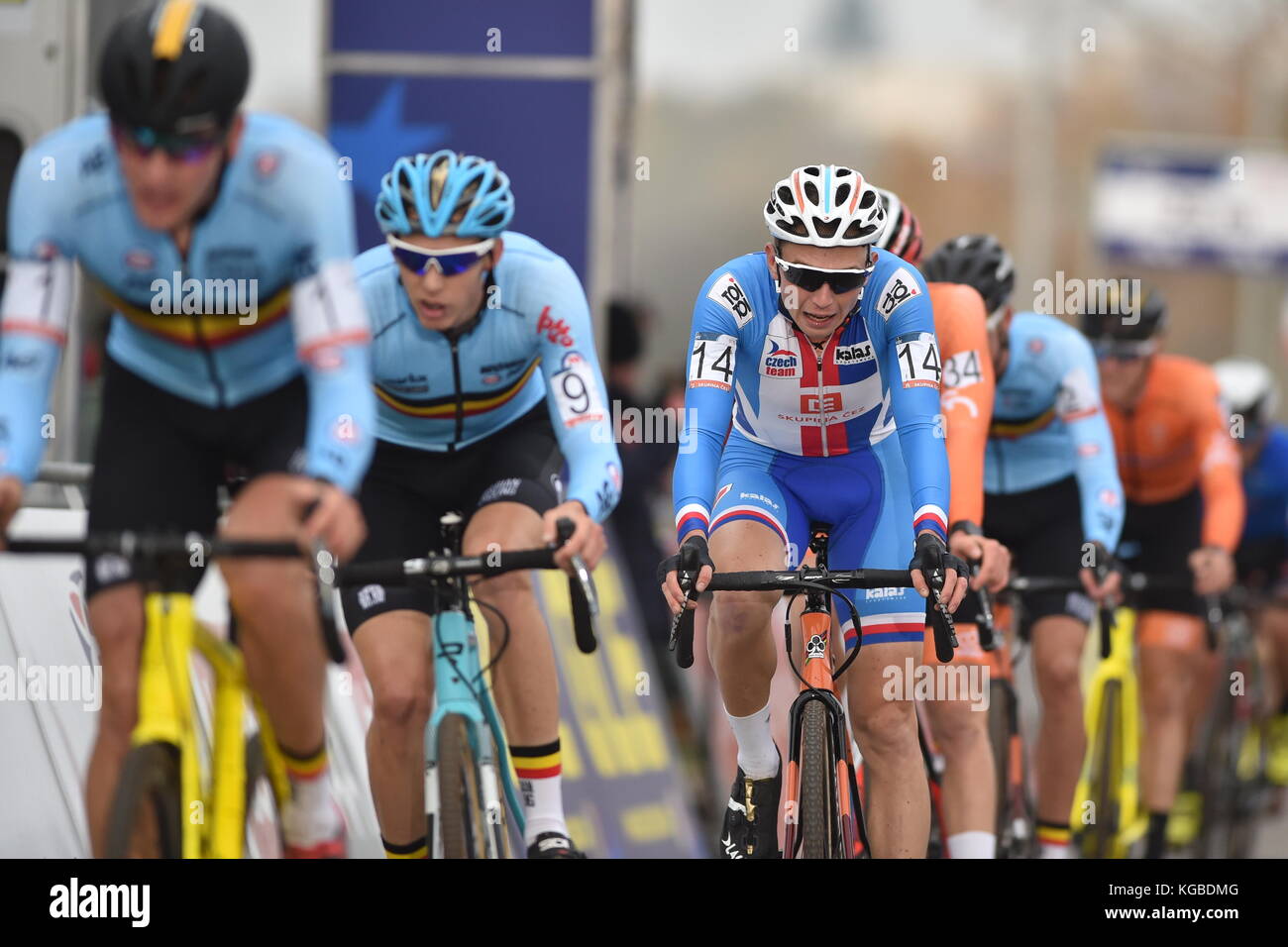 - CORRECTED NAME OF PHOTOGRAPGER: VACLAV PANCER Czech cyclo-cross ...