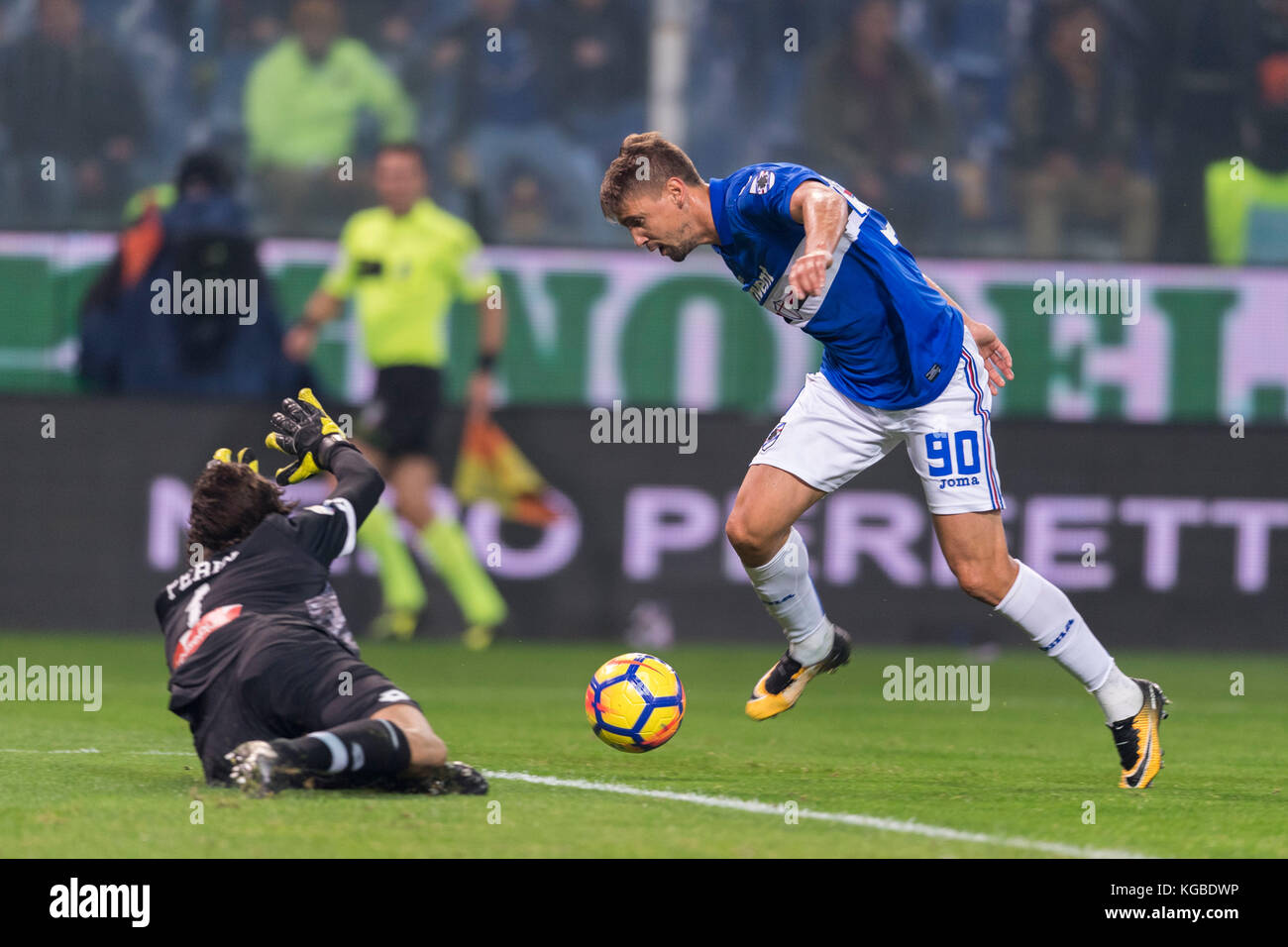 Genoa goalkeeper mattia perin hi-res stock photography and images - Alamy