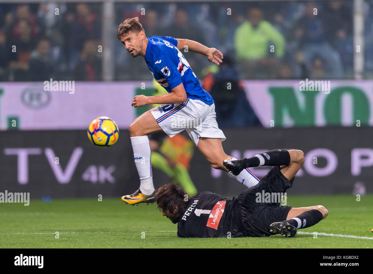 Genoa goalkeeper mattia perin hi-res stock photography and images - Alamy