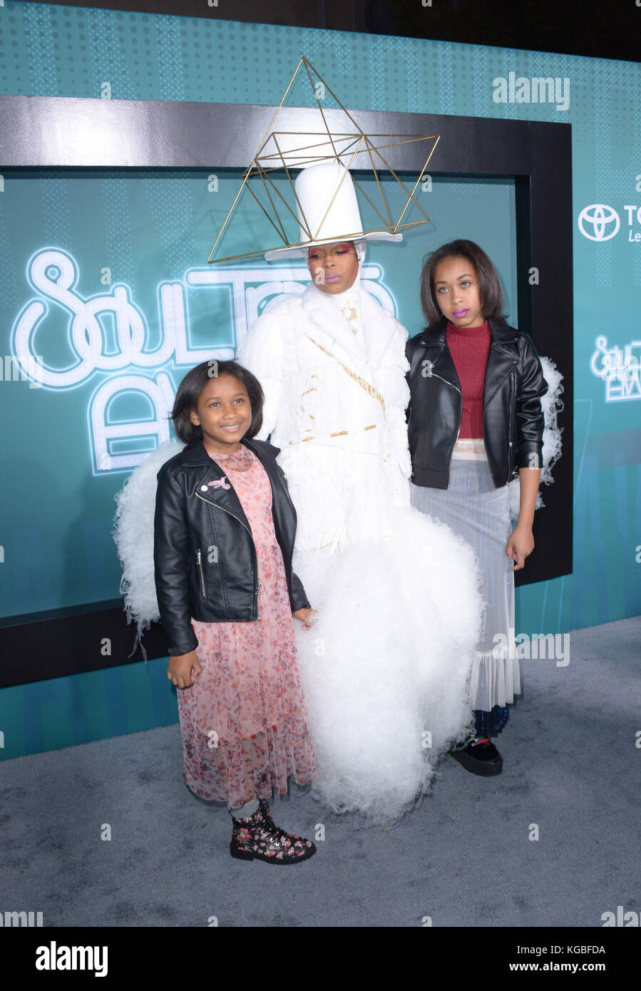 Las Vegas, Nevada, USA. 6th Nov, 2017. Singer Erykah Badu and daughters ...