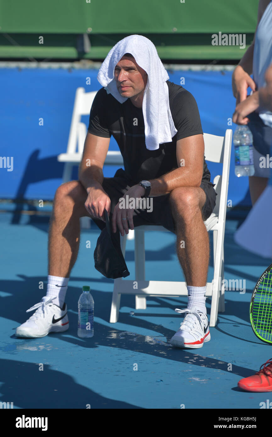 Delray Beach, FL, USA. 5th Nov, 2017. Scott Foley rests after playing ...