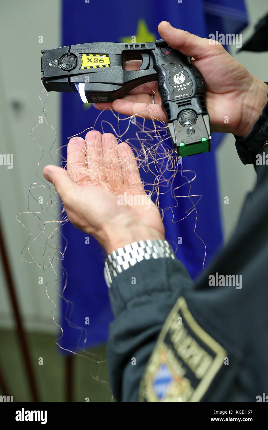 Nuremberg, Germany. 6th Nov, 2017. An electrical impulse devices meant ...