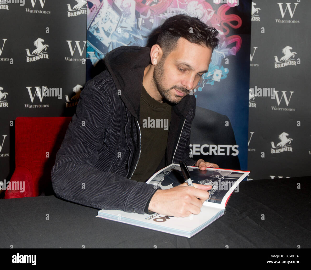 London, UK. 4th Nov, 2017. Steven Frayne aka Dynamo magician launches ...