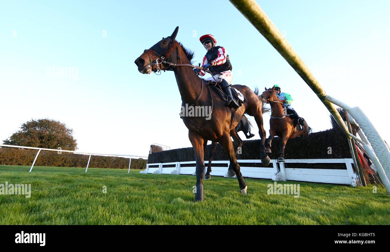 Plumpton, UK. 6th November, 2017. Tom Scudamore and Red Square Revival ...