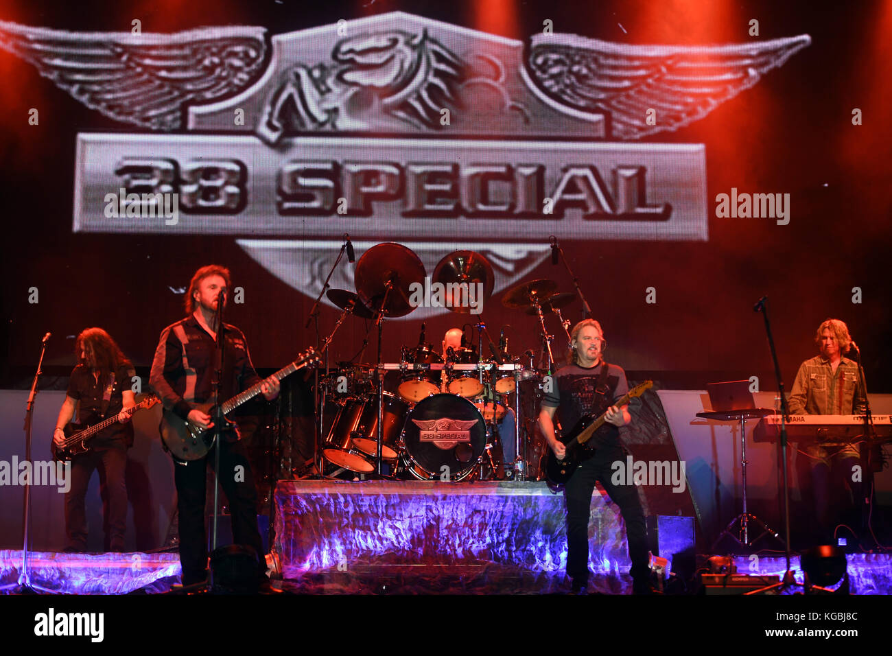38 special band 80's hi-res stock photography and images - Alamy