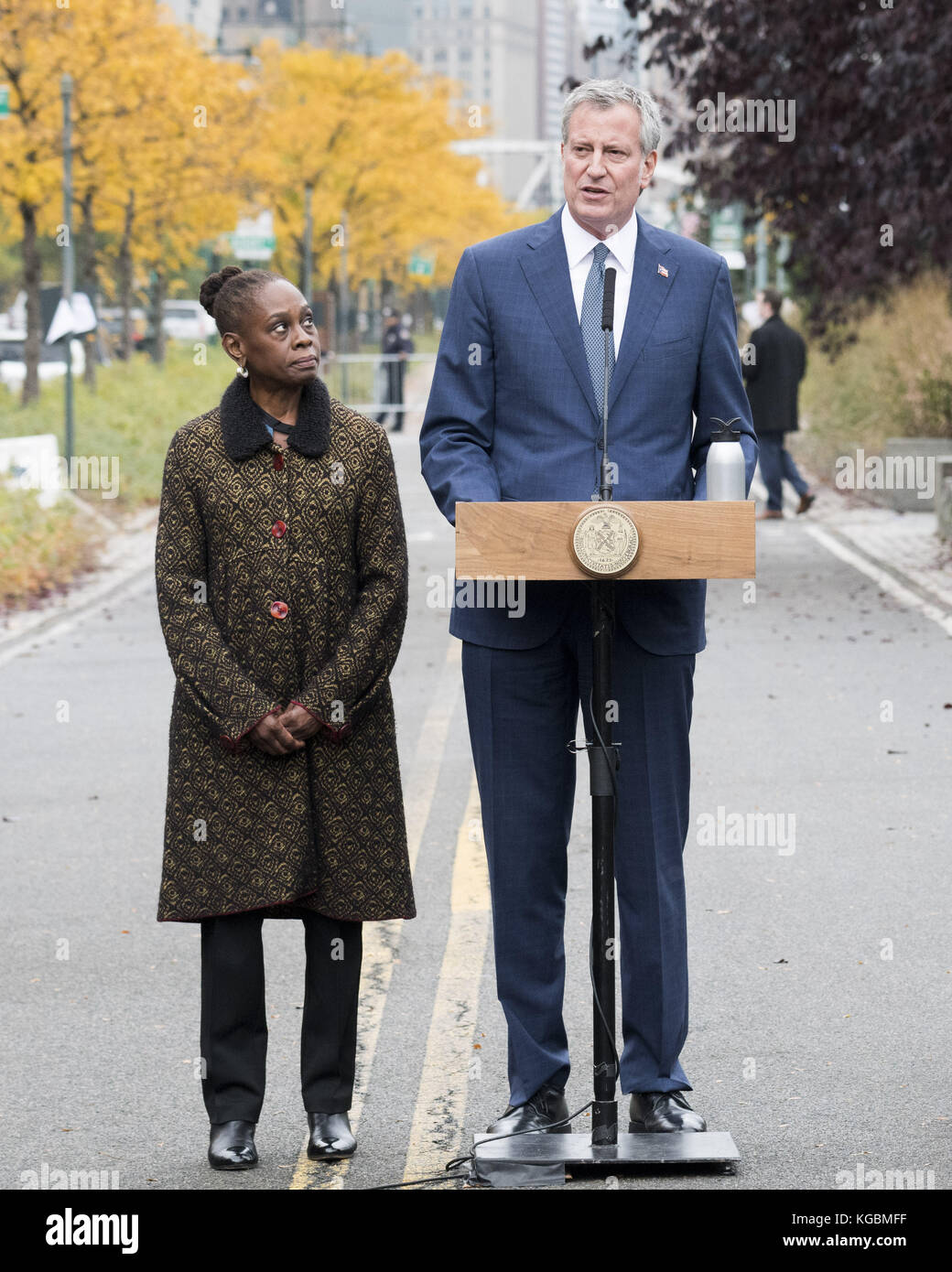 New York, NY, USA. 6th Nov, 2017. CHIRLANE MCCRAY and BILL DE BLASIO ...