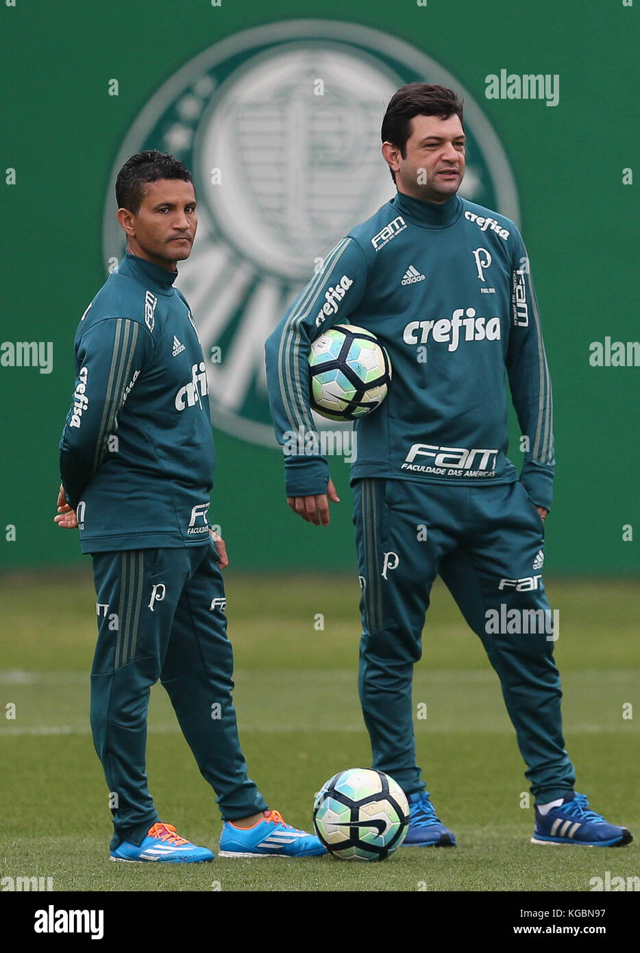 Roupeiro hi-res stock photography and images - Alamy