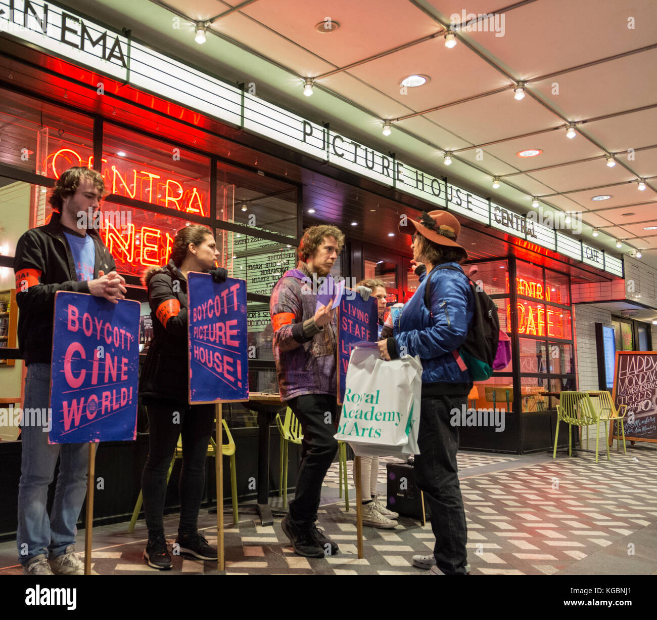 Cinéma picturehouse soho hi-res stock photography and images - Alamy