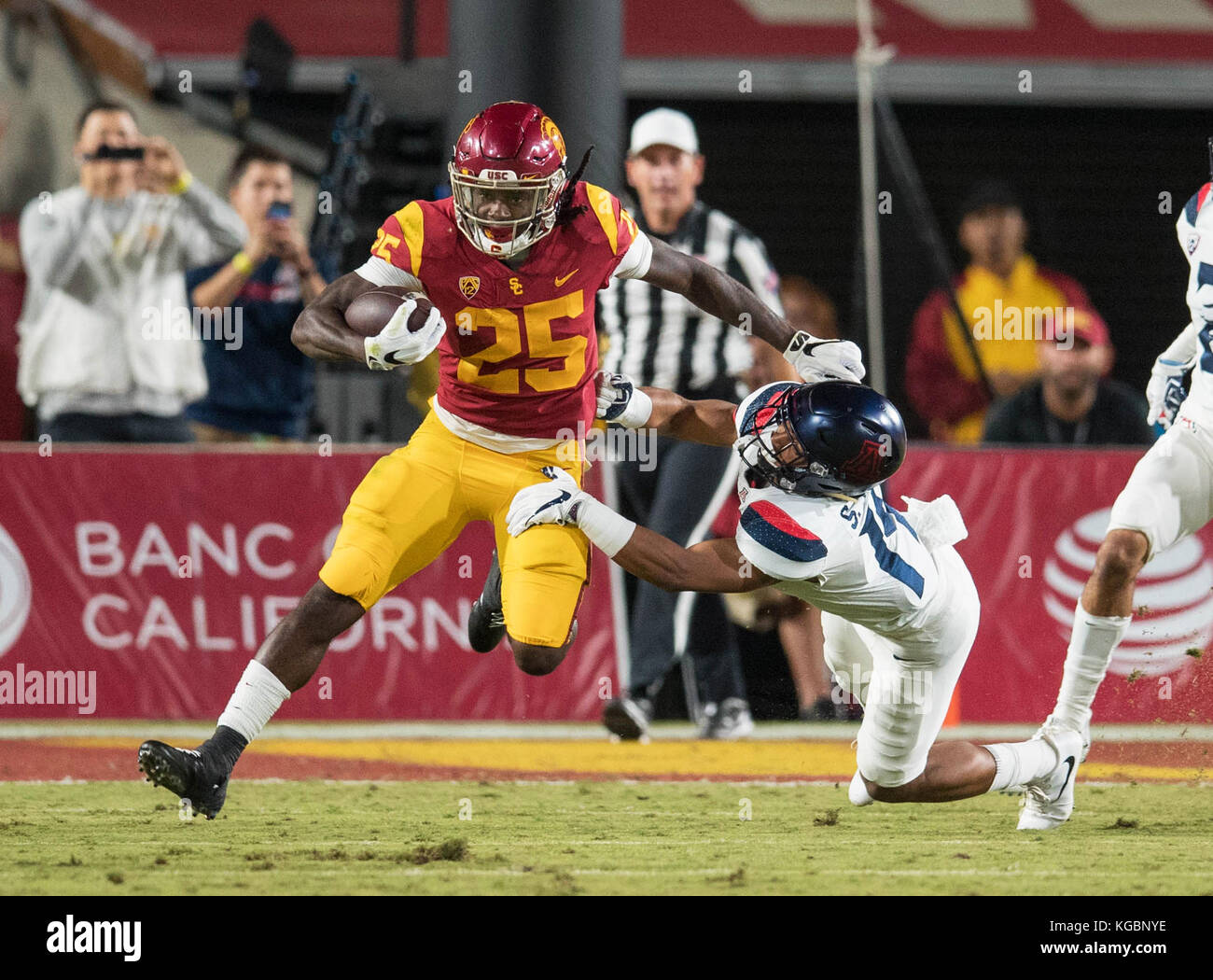 Los Angeles, CA, USA. 04th Nov, 2017. USC running back (25) Ronald ...