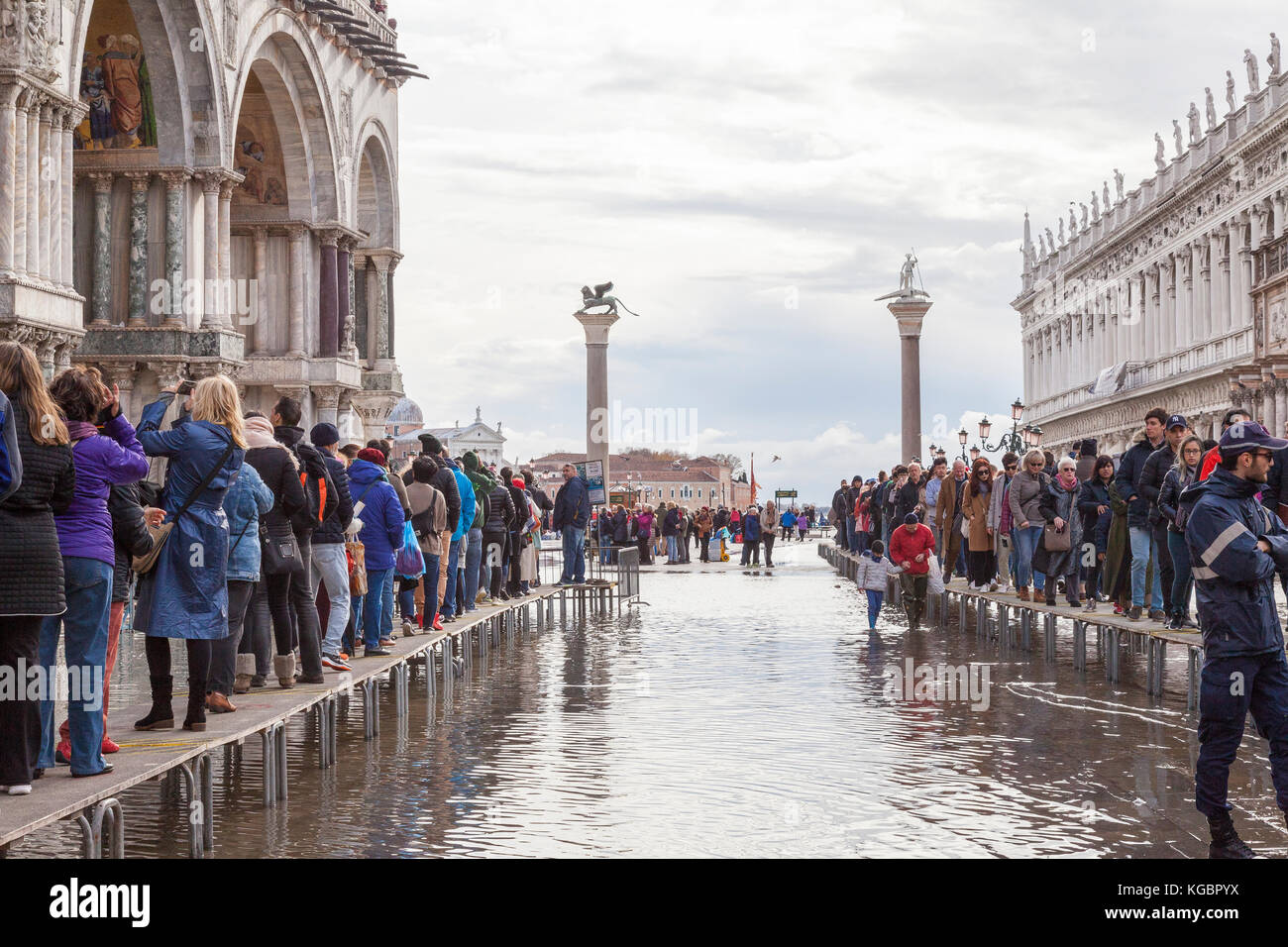 Acqua alta venise hi-res stock photography and images - Alamy