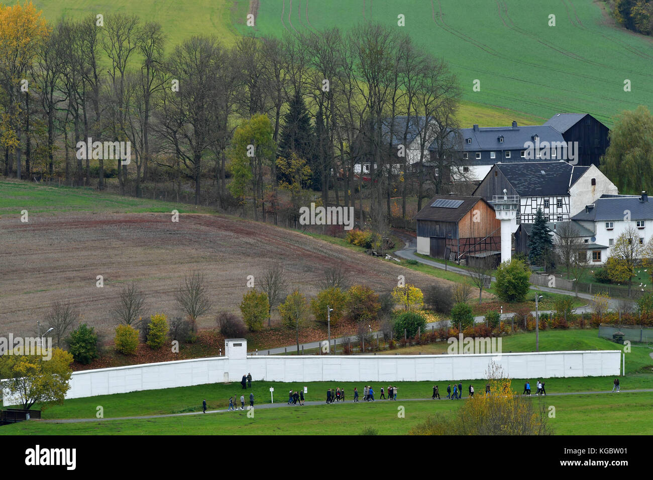 Moedlareuth, Germany. 23rd Oct, 2017. The former border between East ...
