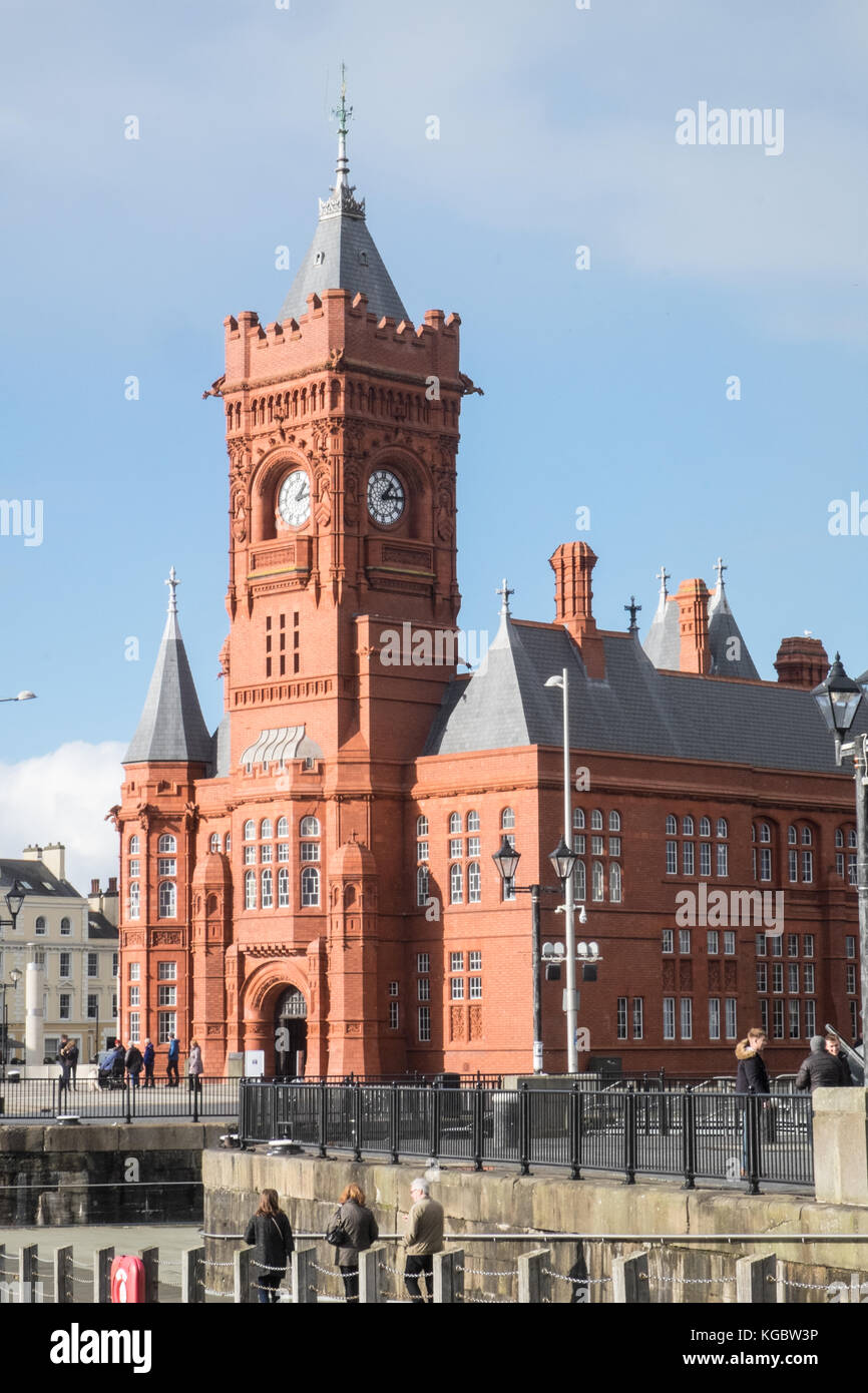 Cardiff harbour hi-res stock photography and images - Alamy