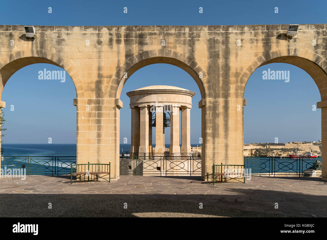 Lower Barrakka Gardens und Siege Bell Memorial, Valletta, Malta | Lower ...