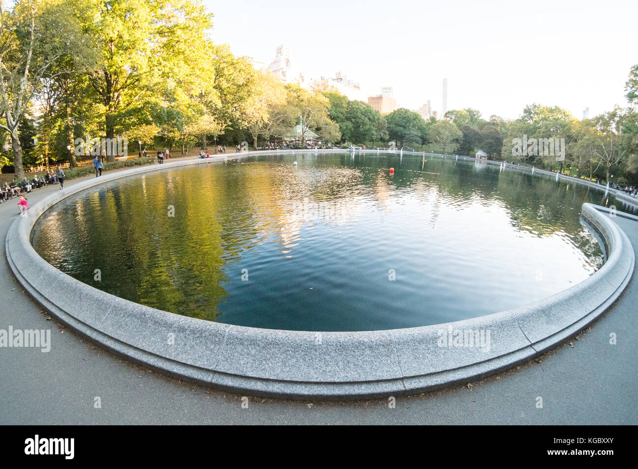 Conservatory water model boat pond, Central Park, Manhattan, New York ...