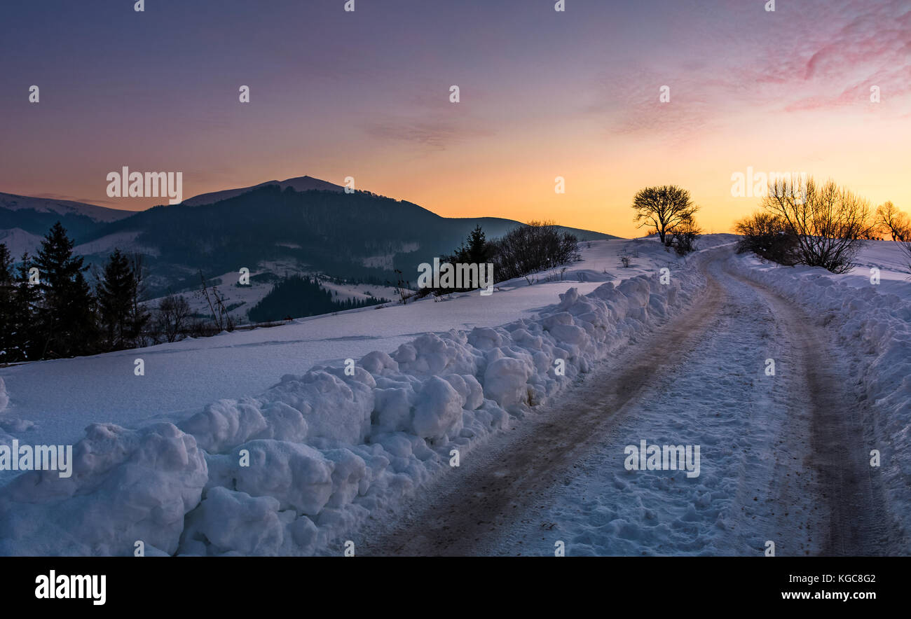 Countryside winter sunset hi-res stock photography and images - Alamy
