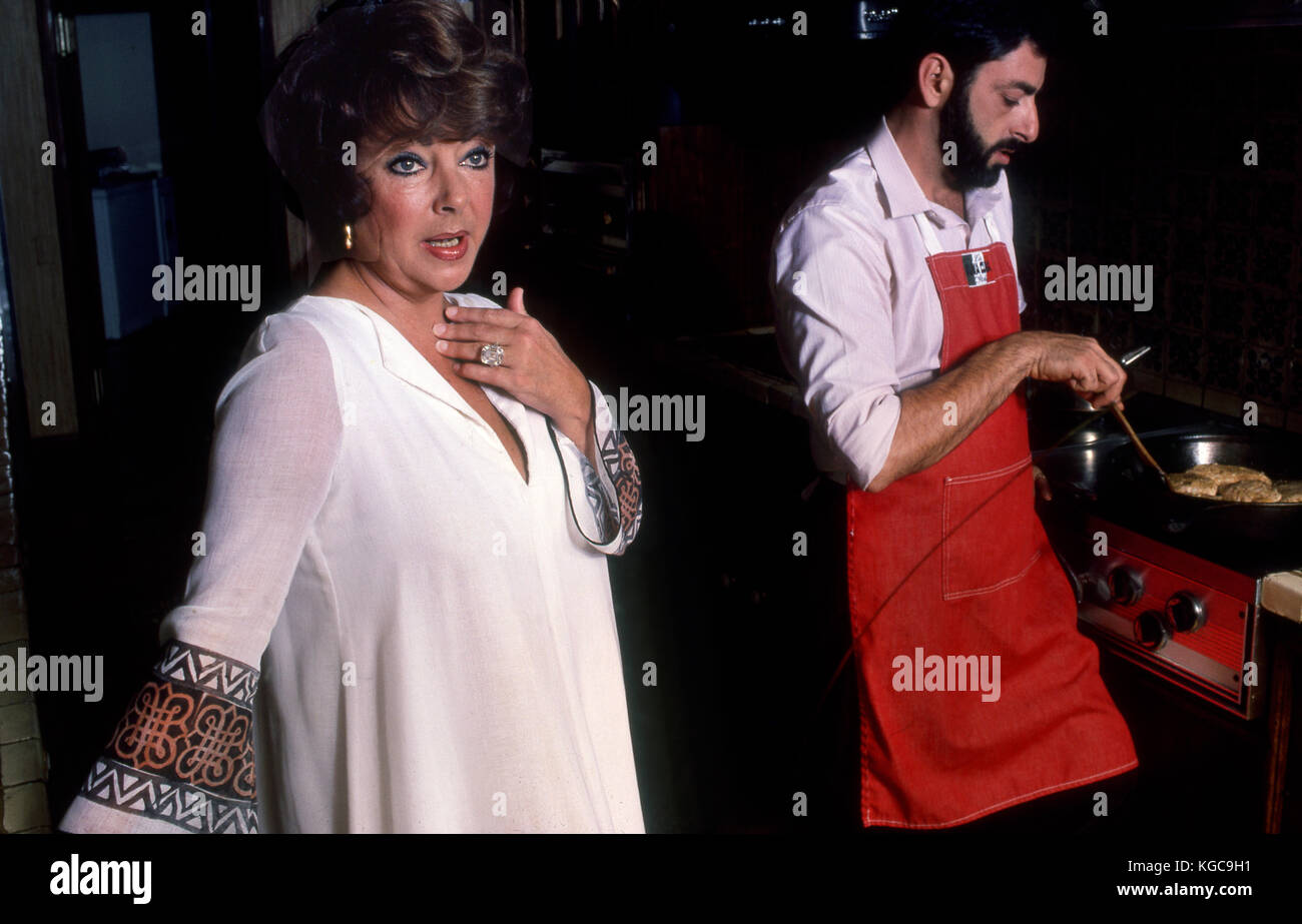 1980s kitchen female hi-res stock photography and images - Alamy