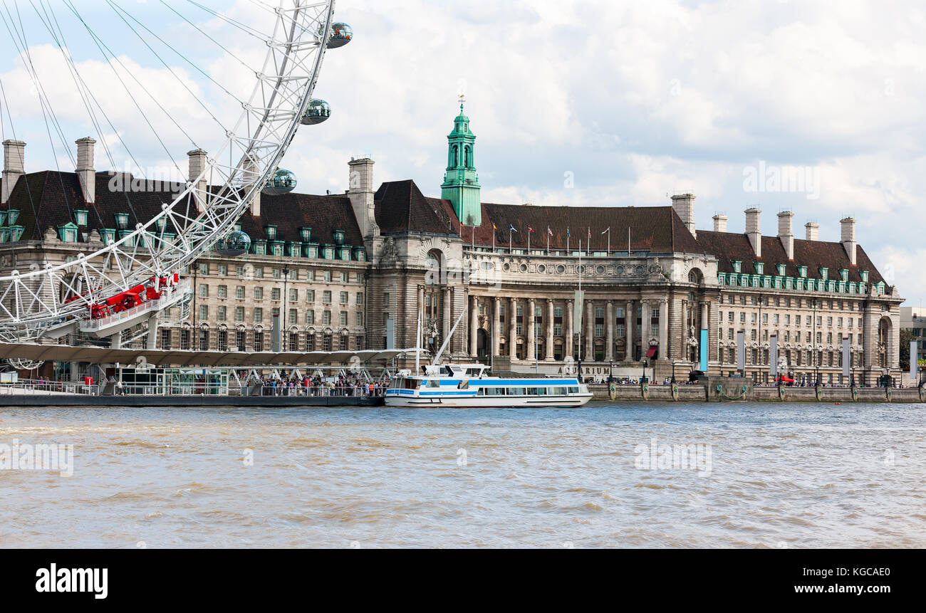 London river transport hi-res stock photography and images - Alamy