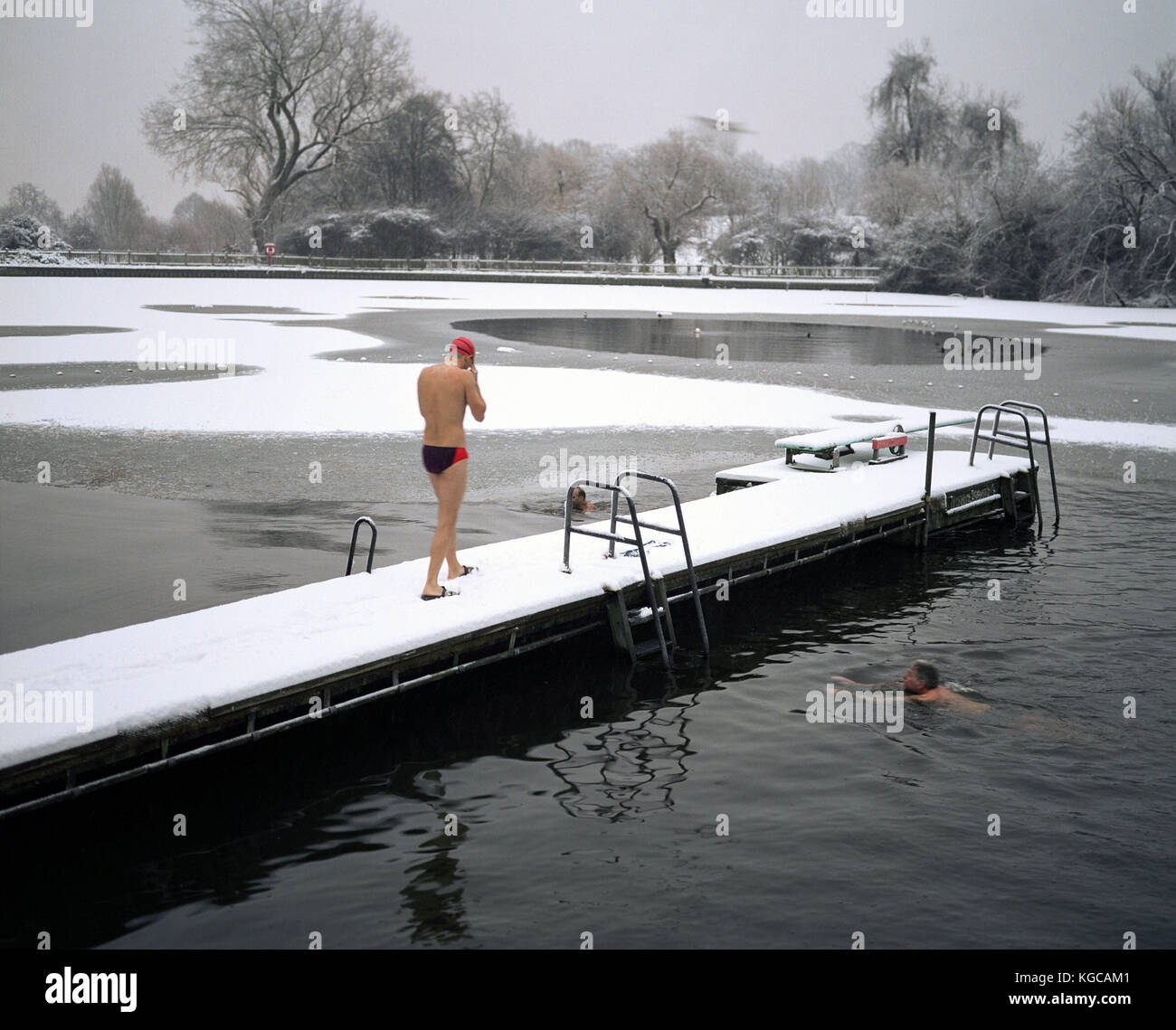 Hampstead pond men's hi-res stock photography and images - Alamy