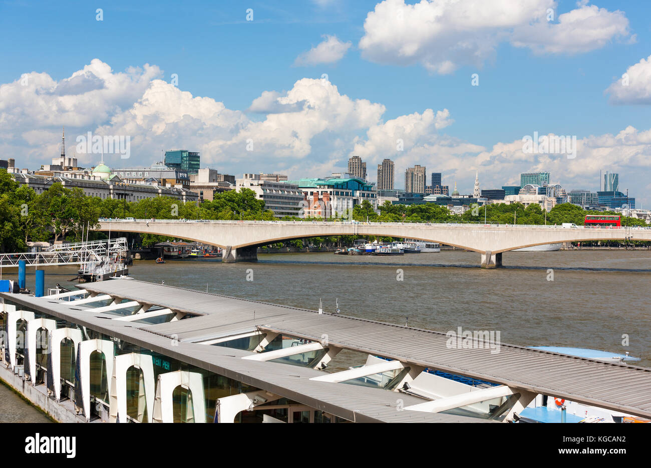 London bridge ferry hi-res stock photography and images - Alamy