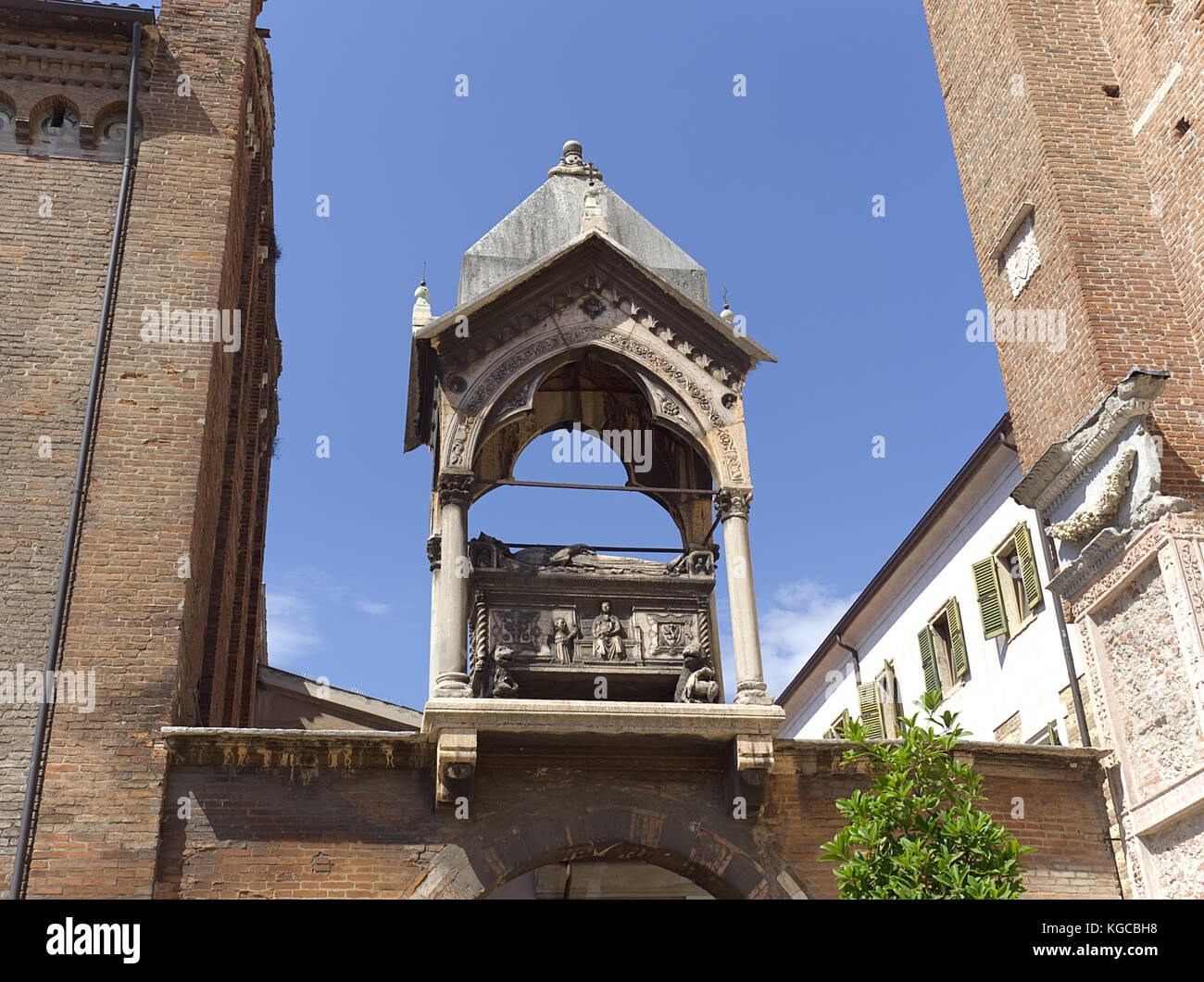 Verona Veneto Italy. Arca di Guglielmo di Castelbarco, 1320 the place ...