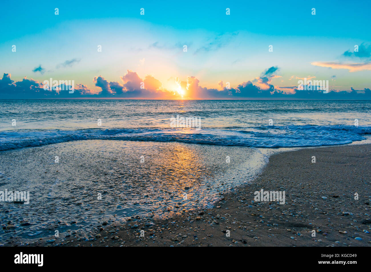 Tides clouds tropical hi-res stock photography and images - Alamy