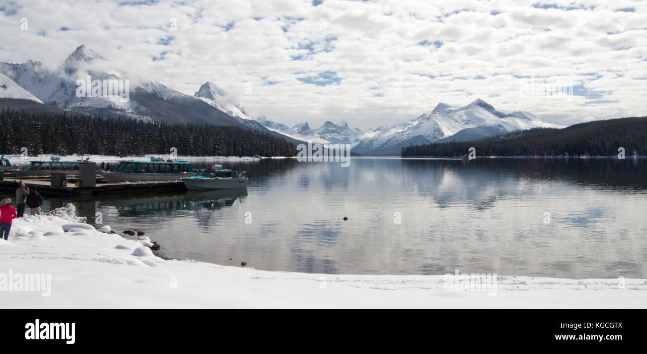 Jasper national park mountains hi-res stock photography and images - Alamy