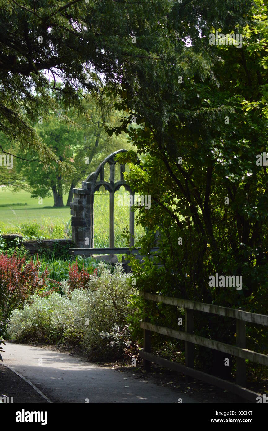 walkway along path Stock Photo - Alamy
