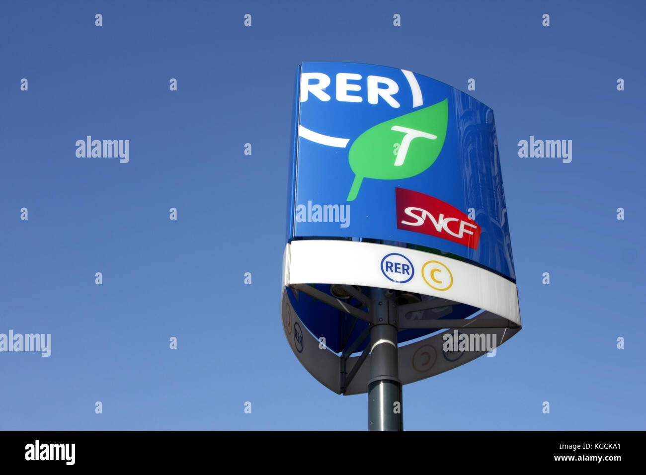 Paris rer train hi-res stock photography and images - Alamy