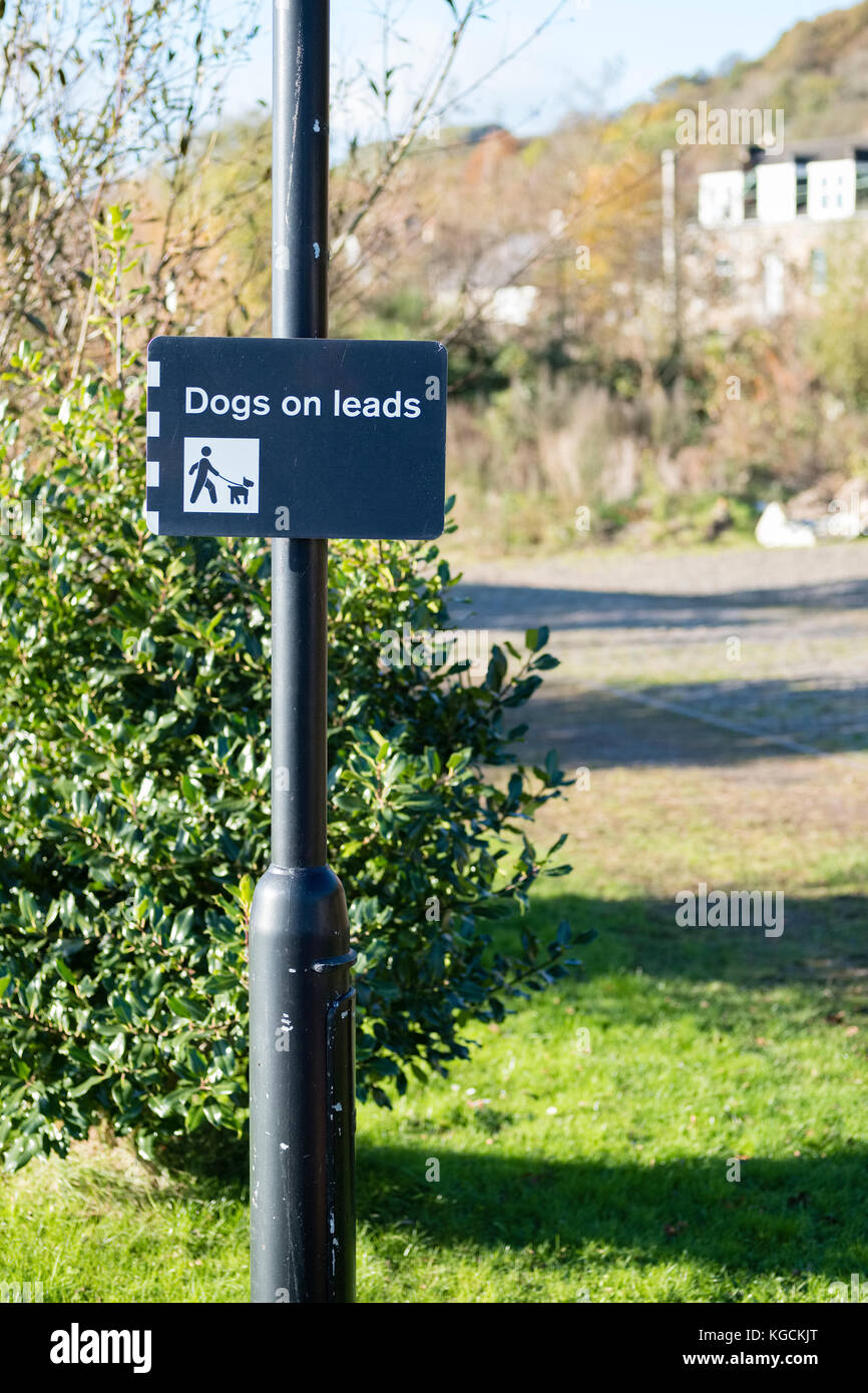Keep Dogs On Leads Sign In Countryside Scotland UK Stock Photo - Alamy