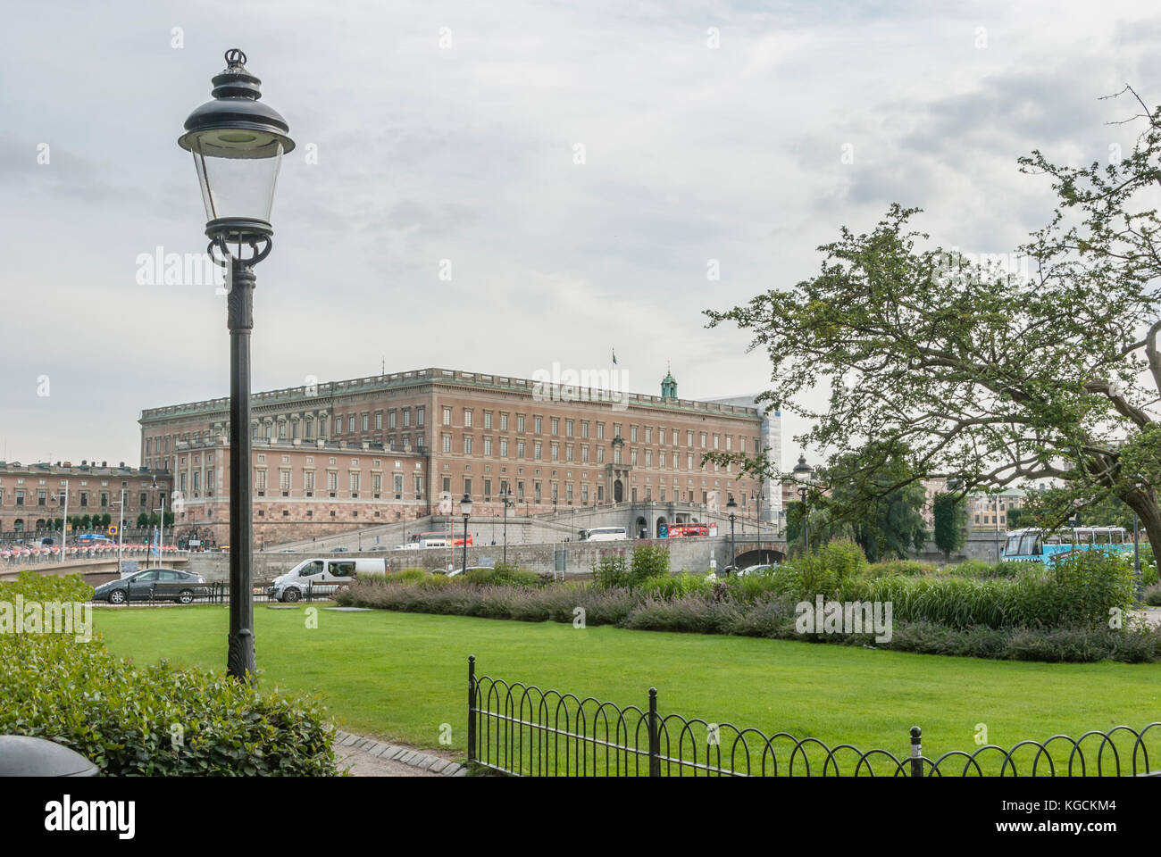 Royal palace view hi-res stock photography and images - Alamy