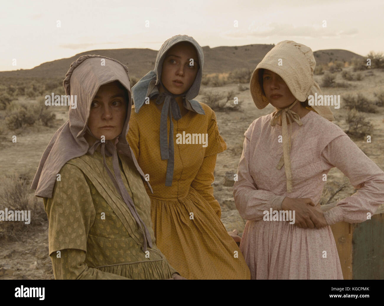 MEEK'S CUTOFF (2010) SHIRLEY HENDERSON ZOE KAZAN MICHELLE WILLIAMS ...