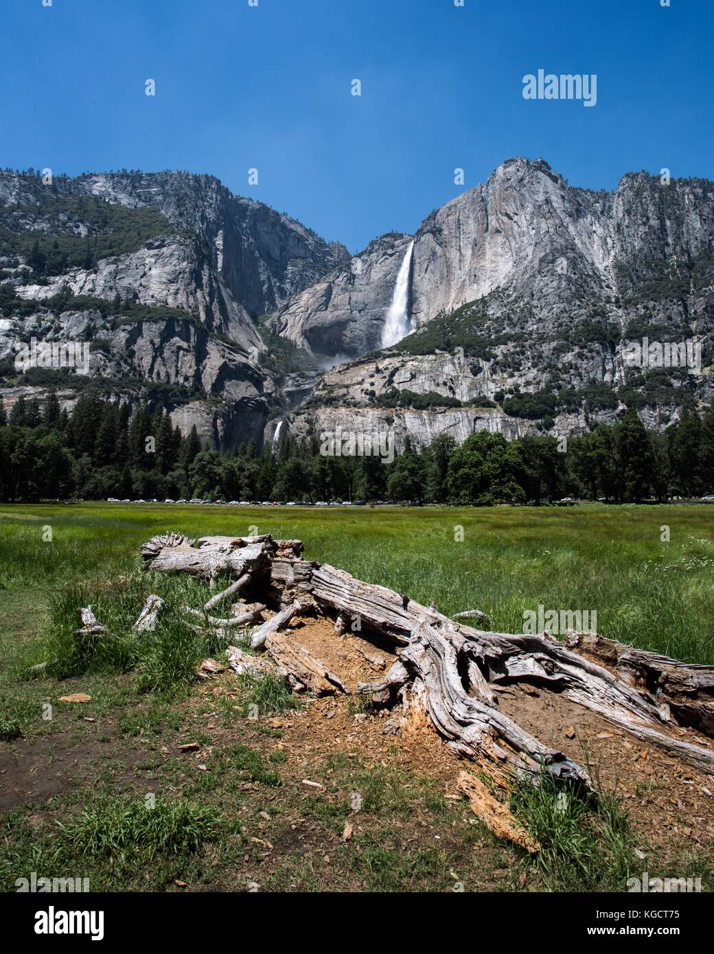 Beautiful mountains and rivers hi-res stock photography and images - Alamy