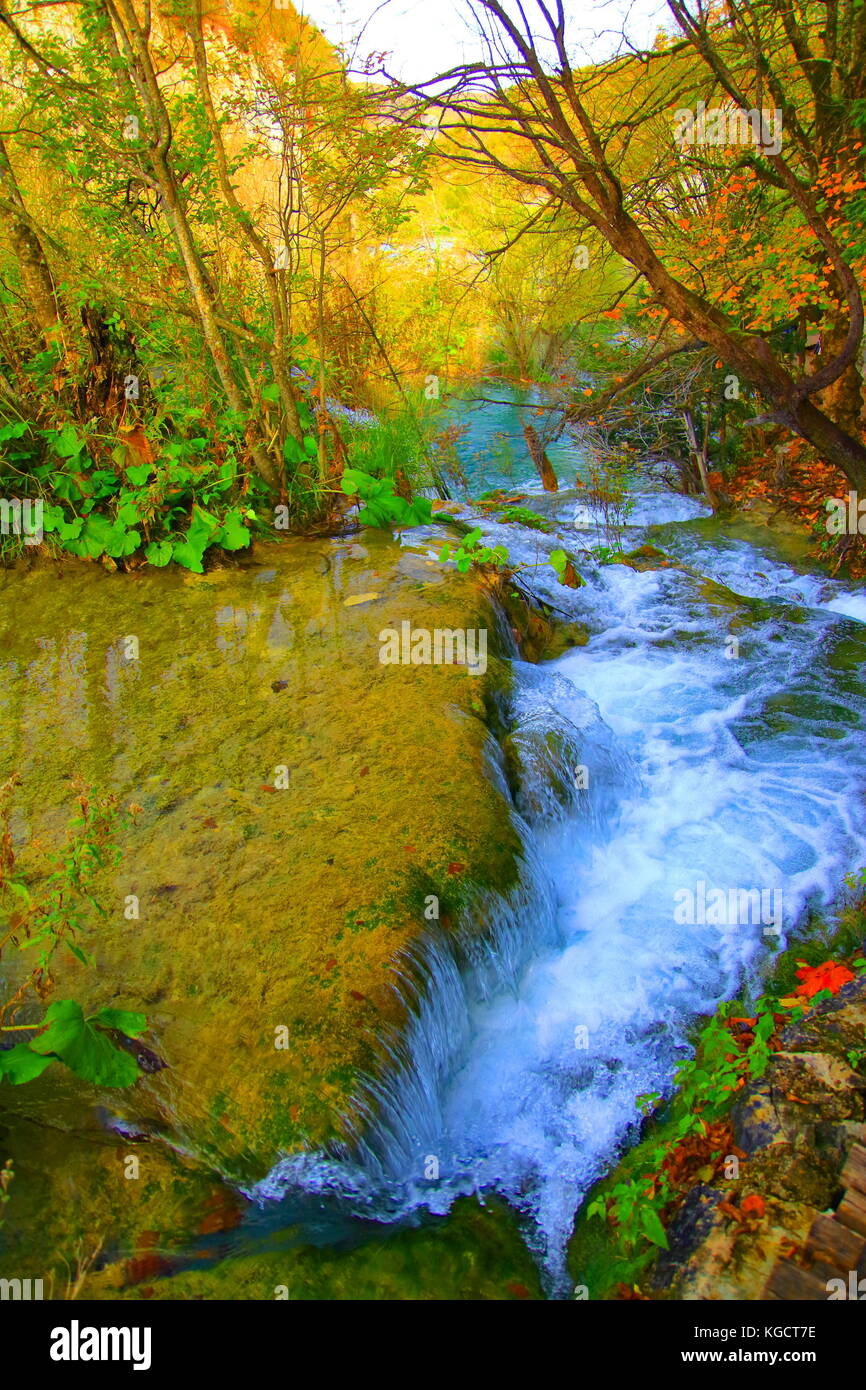Small waterfalls wallpaper hi-res stock photography and images - Alamy