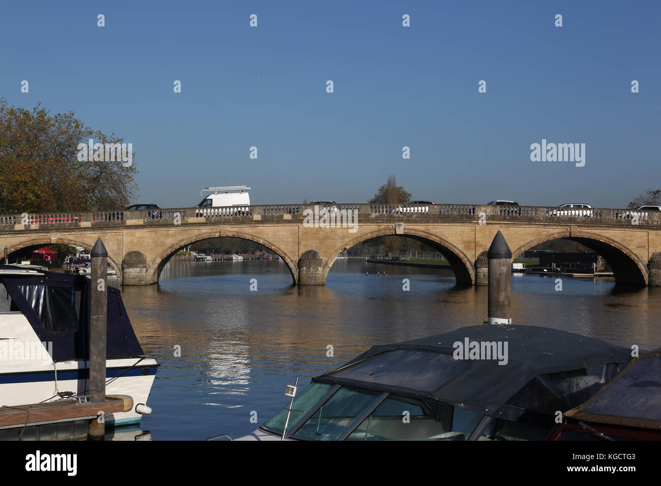 Henley bridge hi-res stock photography and images - Alamy
