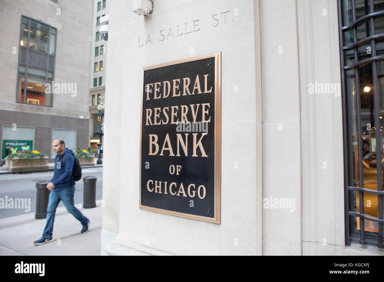 Chicago federal reserve building hi-res stock photography and images ...