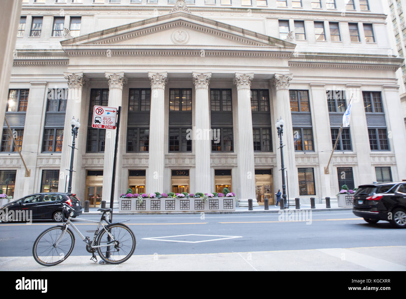 A view of the Federal Reserve Bank of Chicago Stock Photo - Alamy