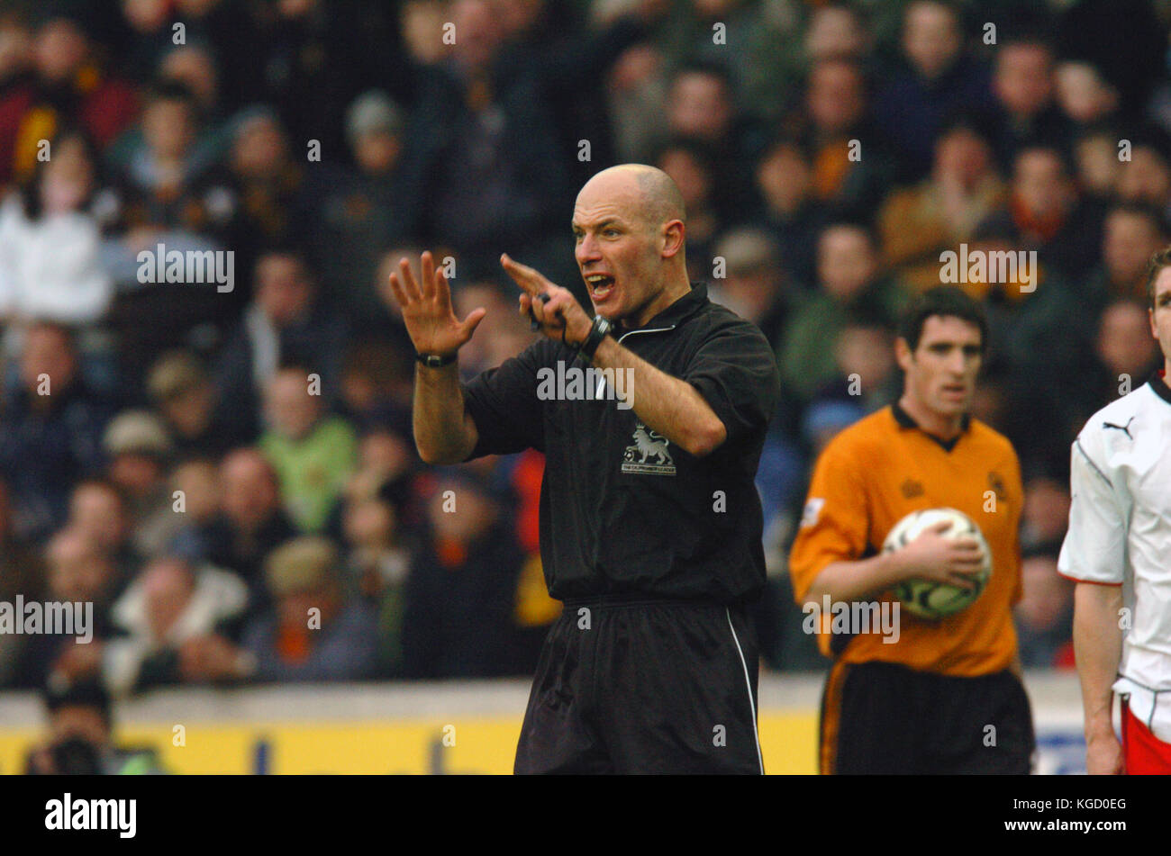 Howard webb referee hi-res stock photography and images - Alamy