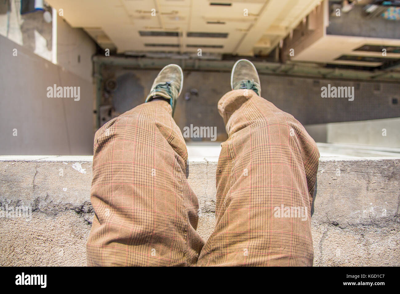 Building Roof Edge High Resolution Stock Photography and Images - Alamy