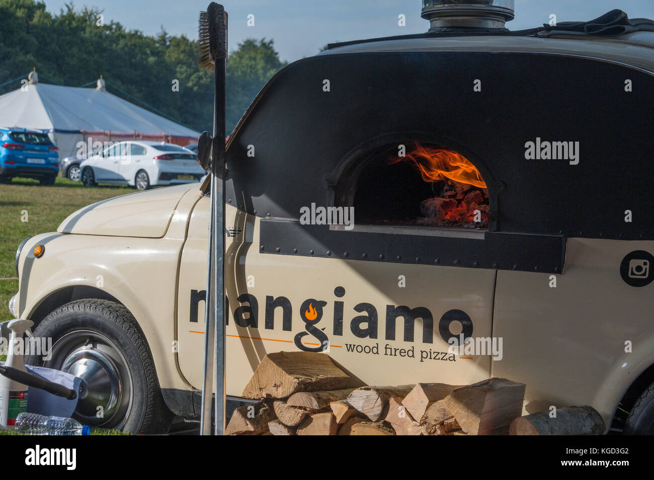 A Fiat 500 converted into a pizza oven Stock Photo - Alamy