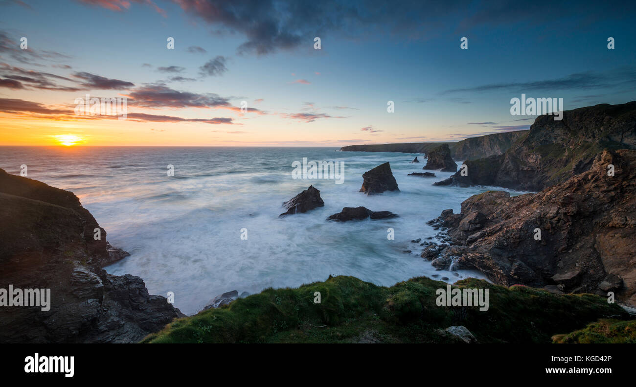 A view from the clifftops at Bedruthan Steps in Cornwall Stock Photo ...