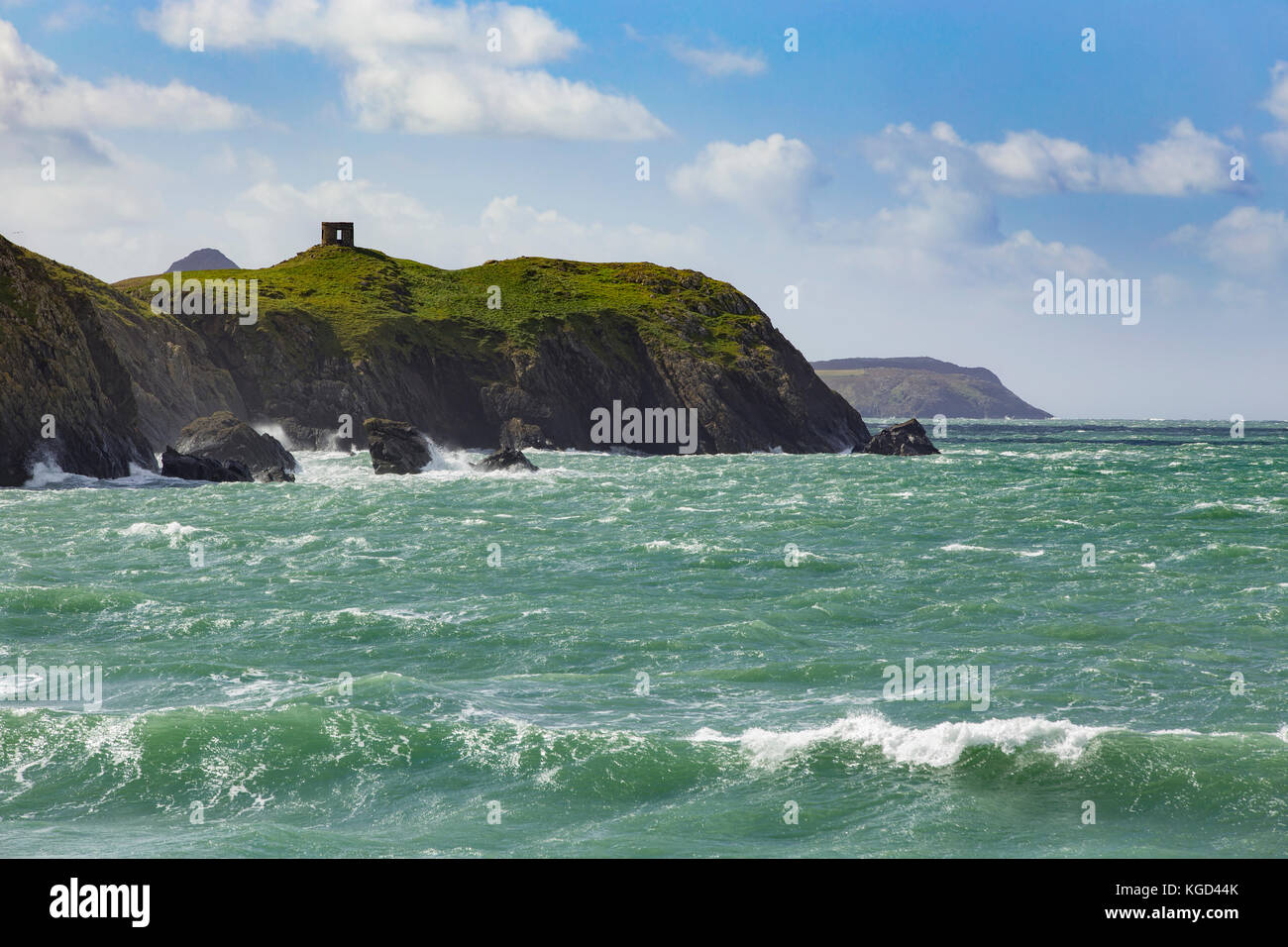 Abereiddy tower from Traeth Llyfn Bay Stock Photo - Alamy
