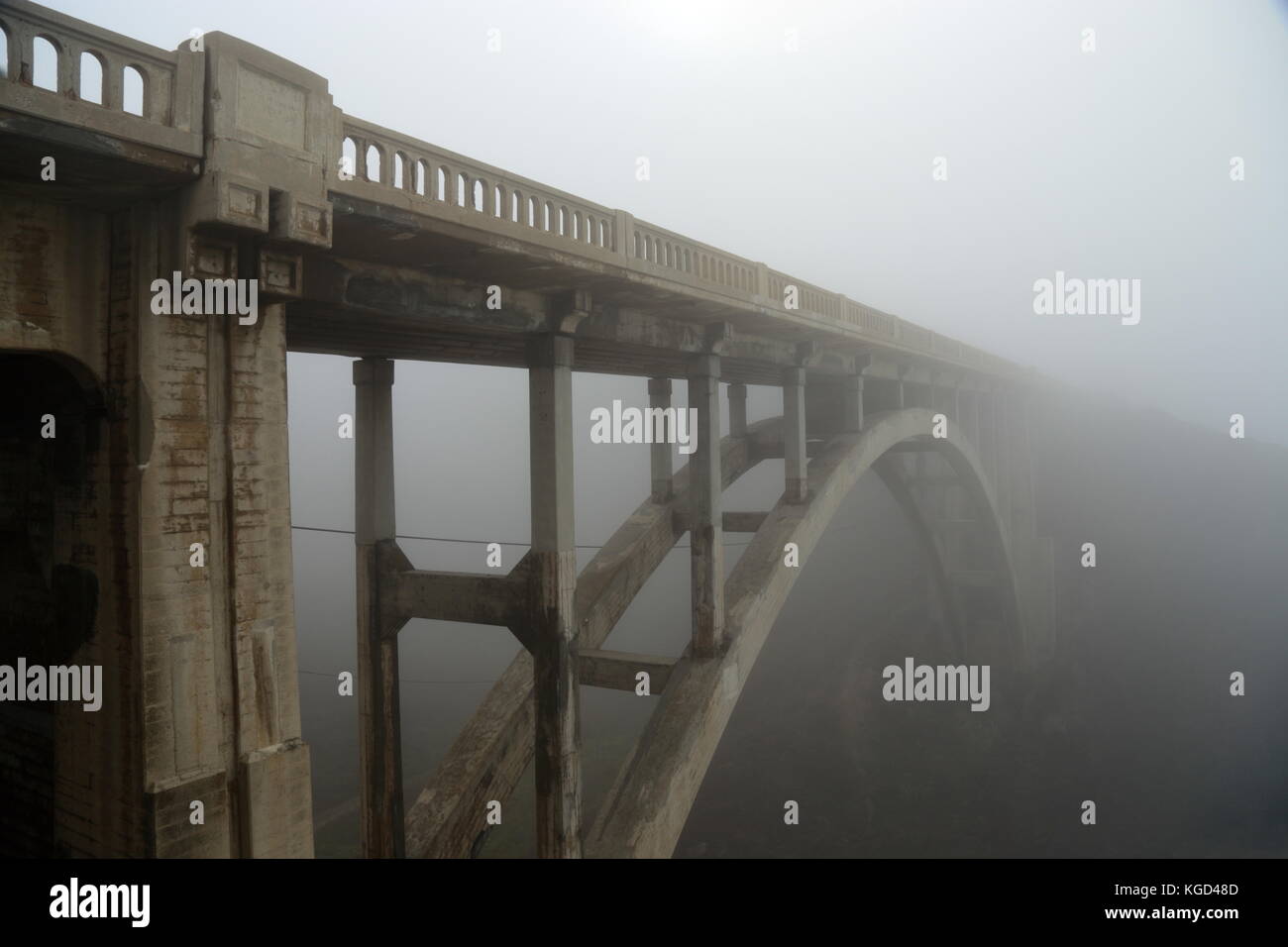 Big sur california fog hi-res stock photography and images - Alamy