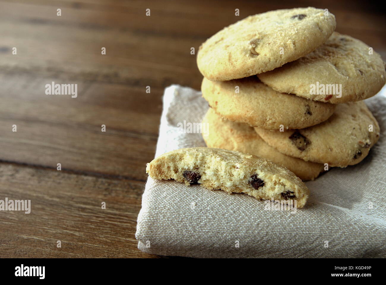 Pile of choc chip cookies hi-res stock photography and images - Alamy