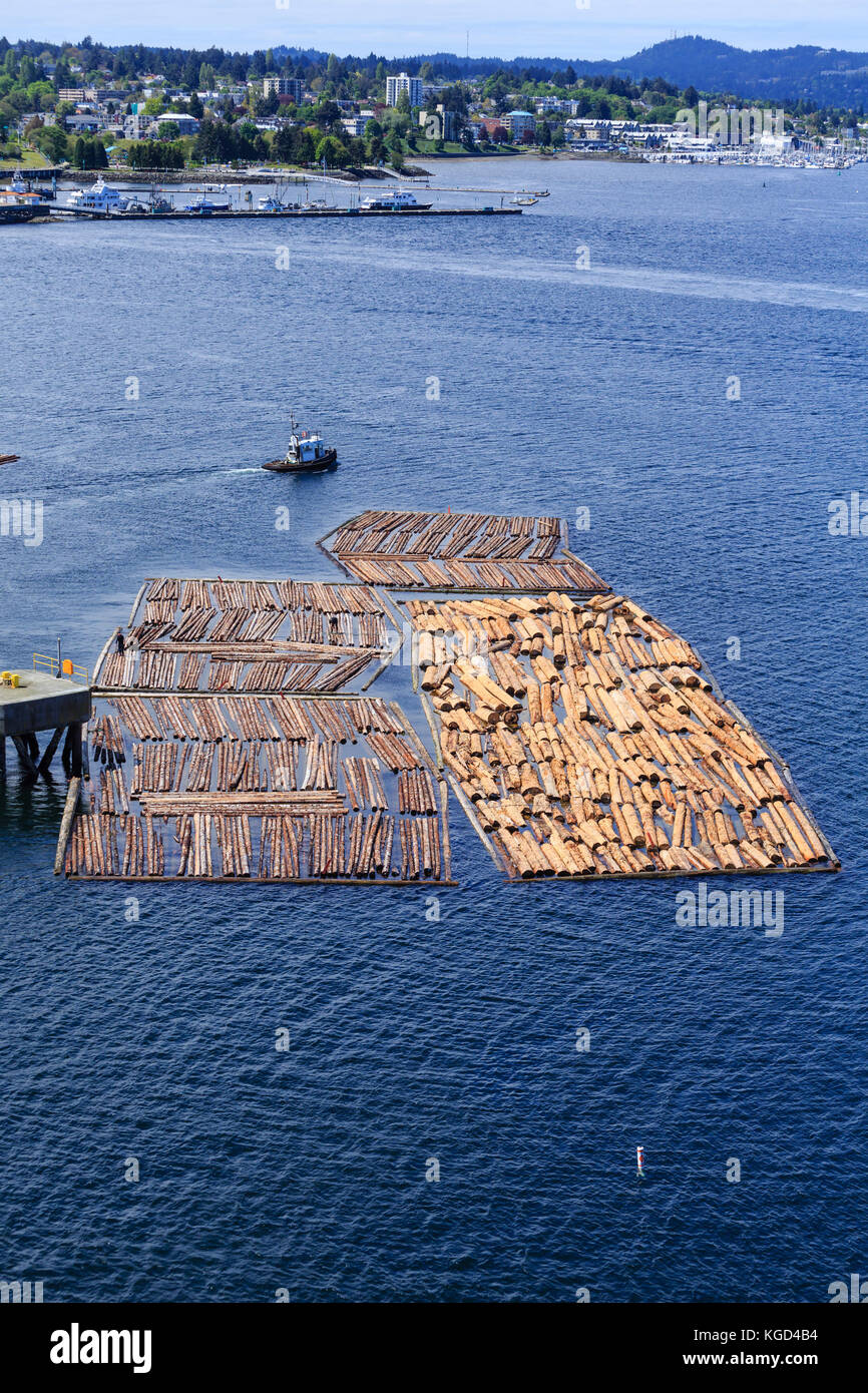 Floating logs down river hi-res stock photography and images - Alamy