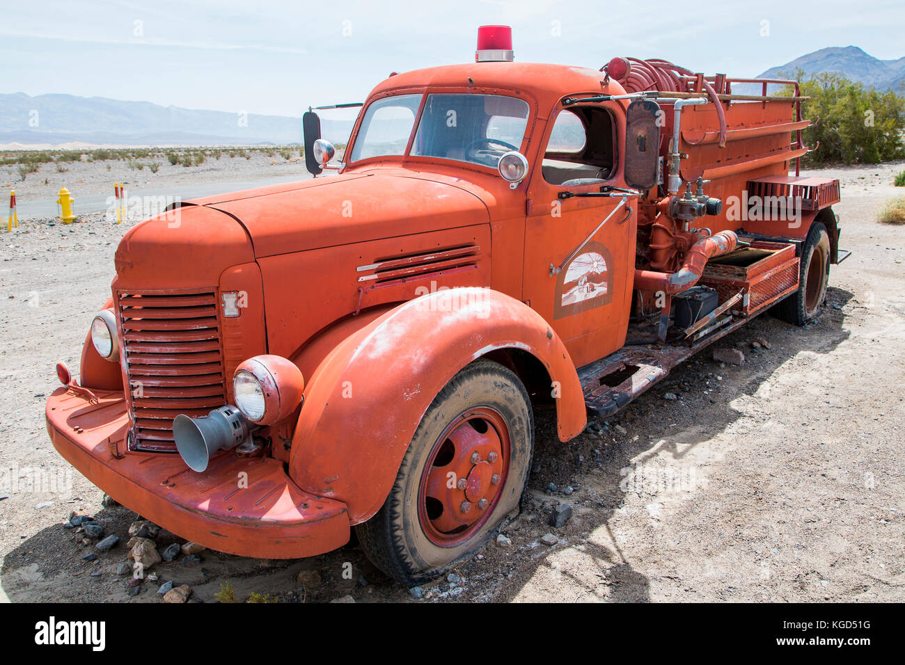 Old abandoned fire engine Stock Photo - Alamy