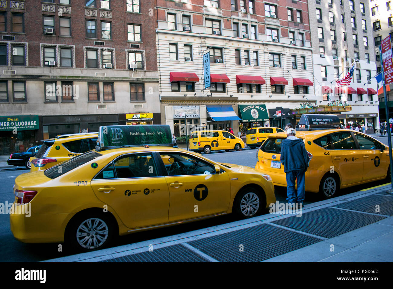 Taxis on the streets of Manhattan Stock Photo - Alamy