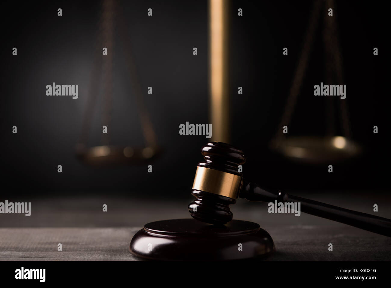Law scales and wooden gavel Stock Photo - Alamy