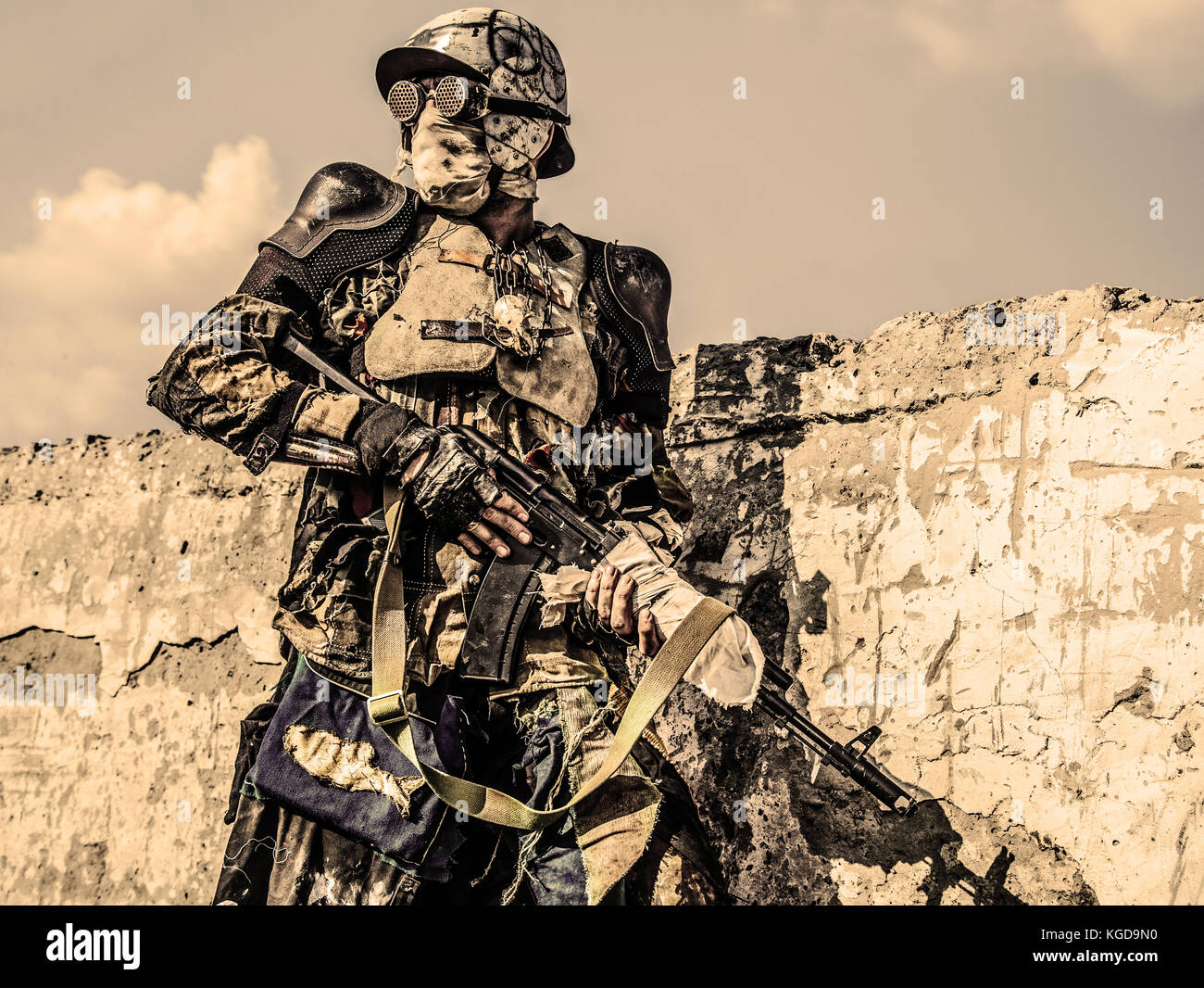 Old gun post hi-res stock photography and images - Alamy
